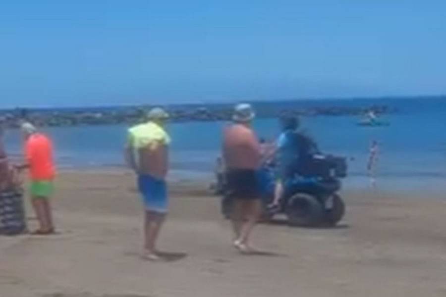 Canarian Weekly - VIDEO: Chaos on Las Americas beach due to reckless ... Canarian Weekly - VIDEO: Chaos on Las Americas beach due to reckless ...