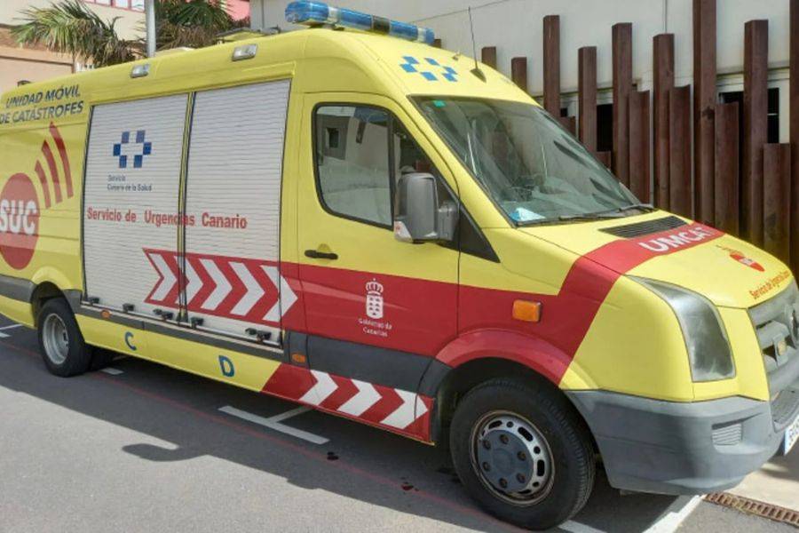 Canarian Weekly - Woman dies after being rescued from the sea in Caleta ...