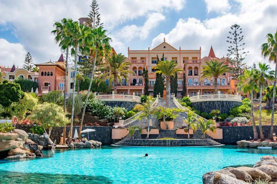 Canarian Weekly - Lopesan to buy Tenerife’s Bahía del Duque Hotel in € ...