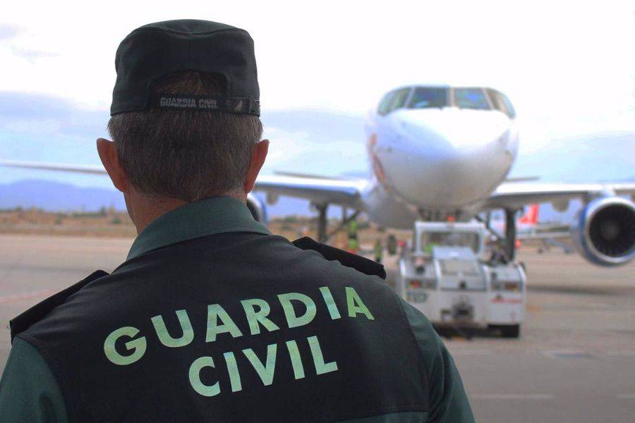 Canarian Weekly - Another incident causes chaos on board, this time on ...