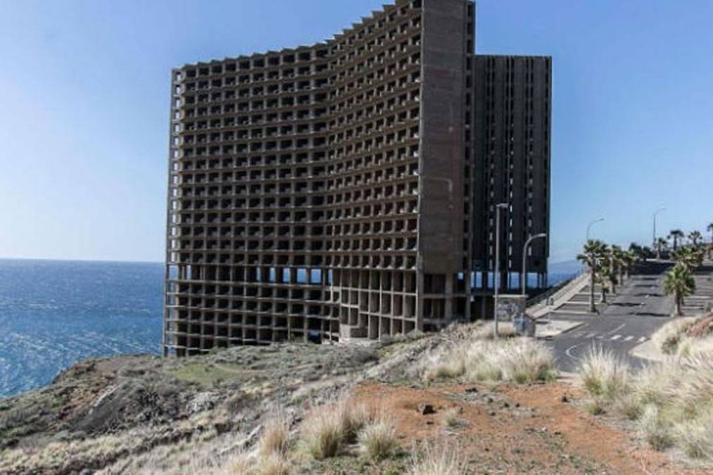 Canarian Weekly - 13-year-old girl dies after fall inside abandoned ...