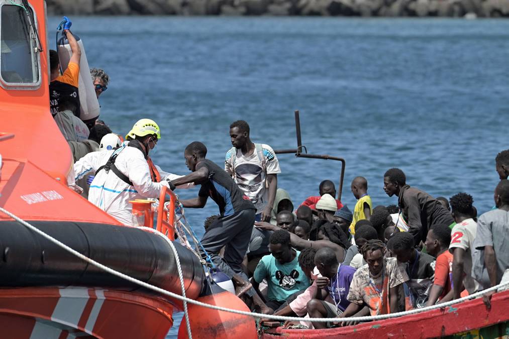 Canarian Weekly - Irregular migrant arrivals to the Canaries by boat ...