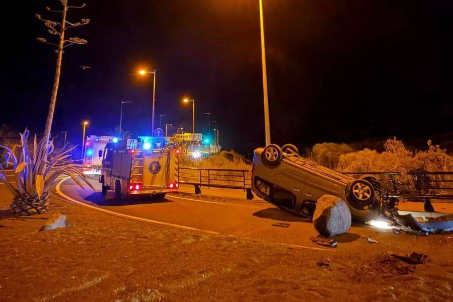 Canarian Weekly - Man dies after escaping crashed car and falling down ...